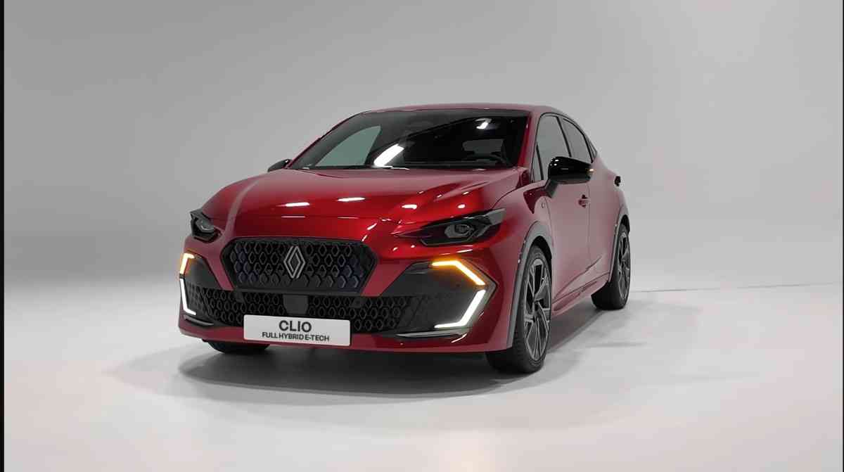 2026 Renault Clio E-Tech Hybrid Review: Price, Features, Specs & Launch ...